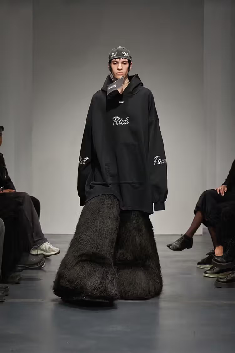 “AVAVAV FALL/WINTER 2023“ เขย่าทุกโสตประสาท พร้อมพังทลายลงตรงหน้า