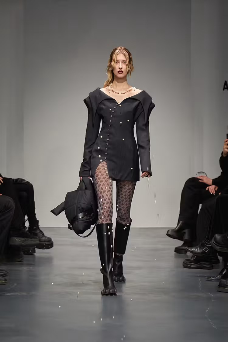 “AVAVAV FALL/WINTER 2023“ เขย่าทุกโสตประสาท พร้อมพังทลายลงตรงหน้า