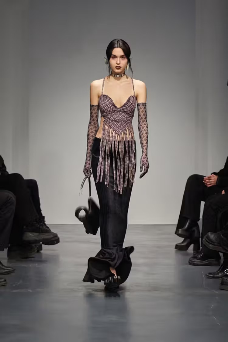 “AVAVAV FALL/WINTER 2023“ เขย่าทุกโสตประสาท พร้อมพังทลายลงตรงหน้า